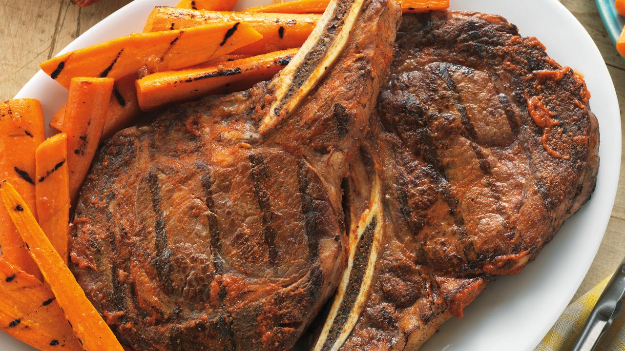 Foodservice Recipe: Spicy Ribeye with Ginger-Orange Grilled Carrots