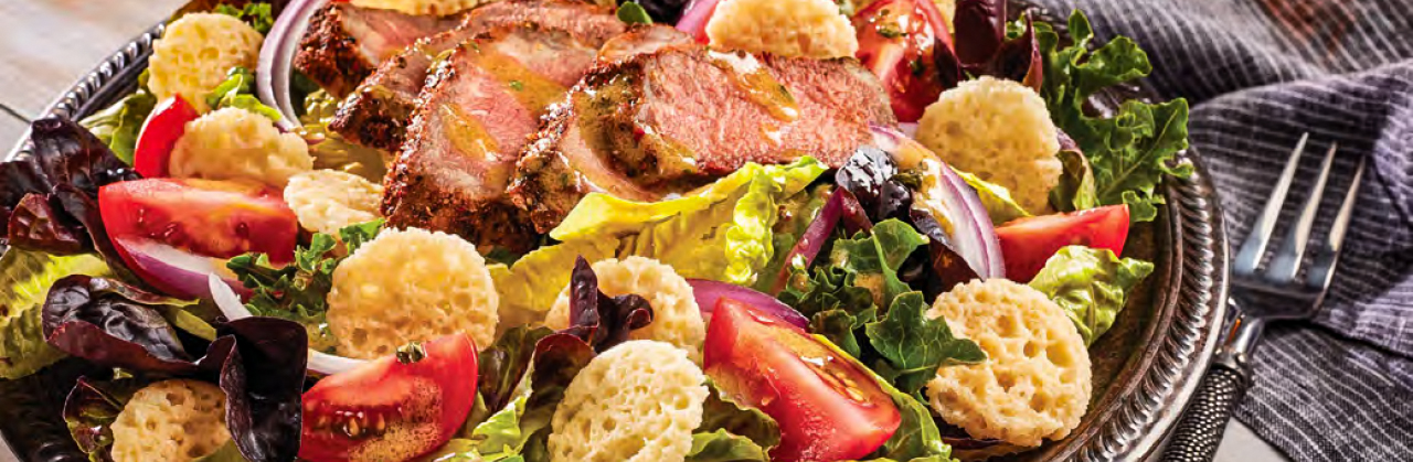 Foodservice Recipe: Steak Salad with Asiago Cheese Crisps